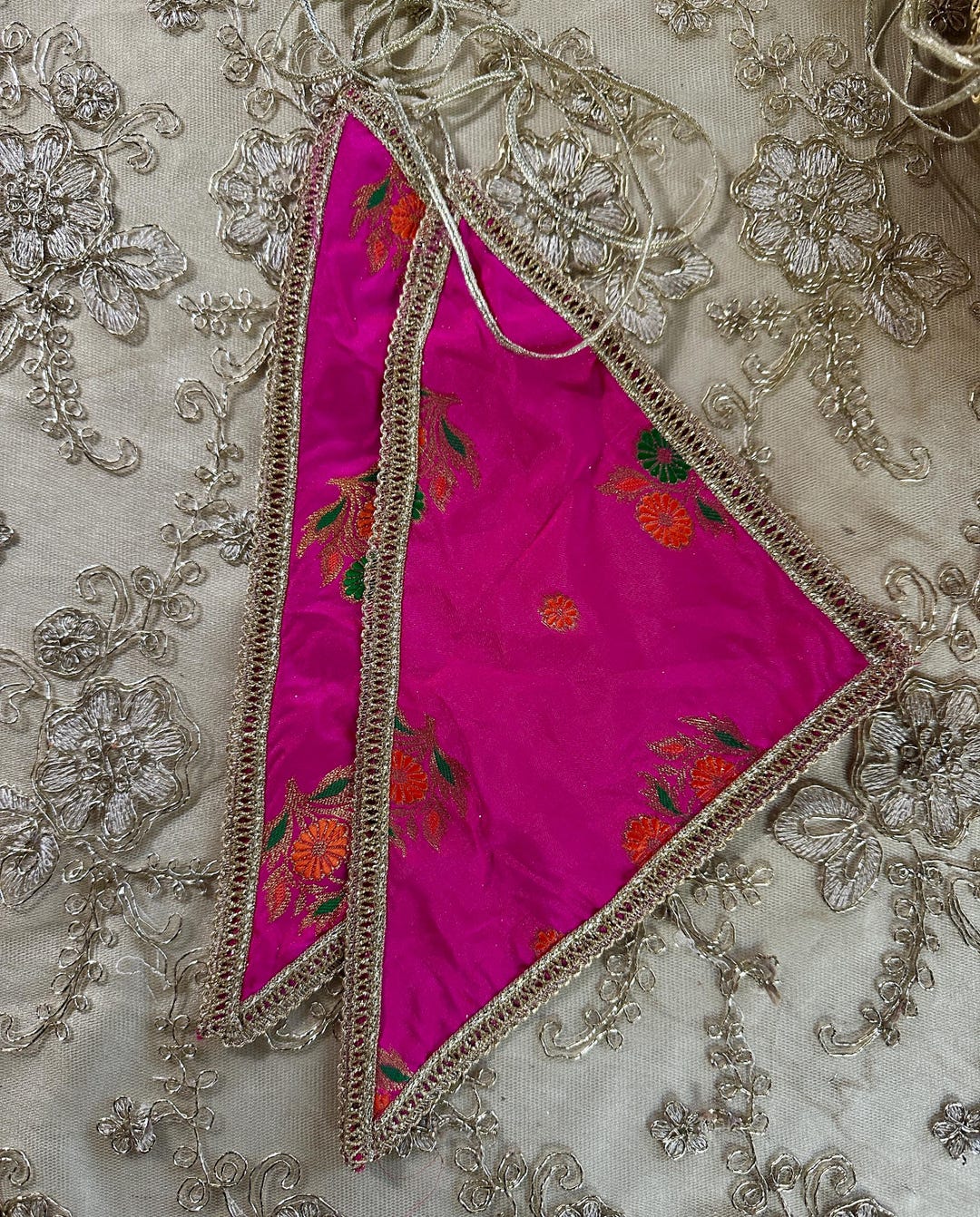 Elegant Hot Pink Henna Wrap – Beautiful and Decorative Wrapping for ...