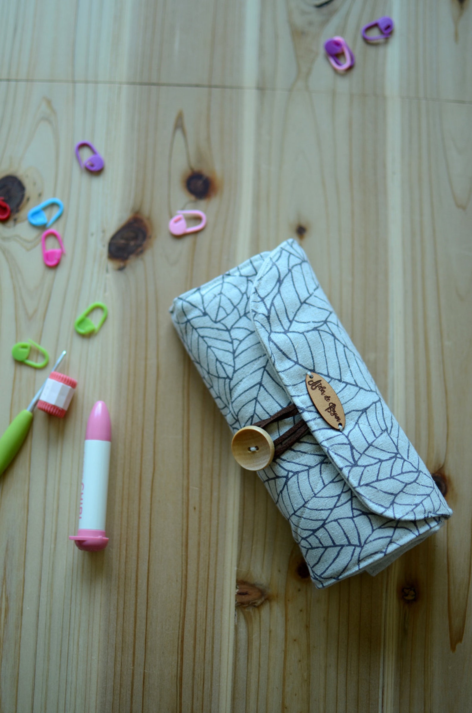 Crochet Hook Roll up Case in Natural Linen With a Zipper | Etsy