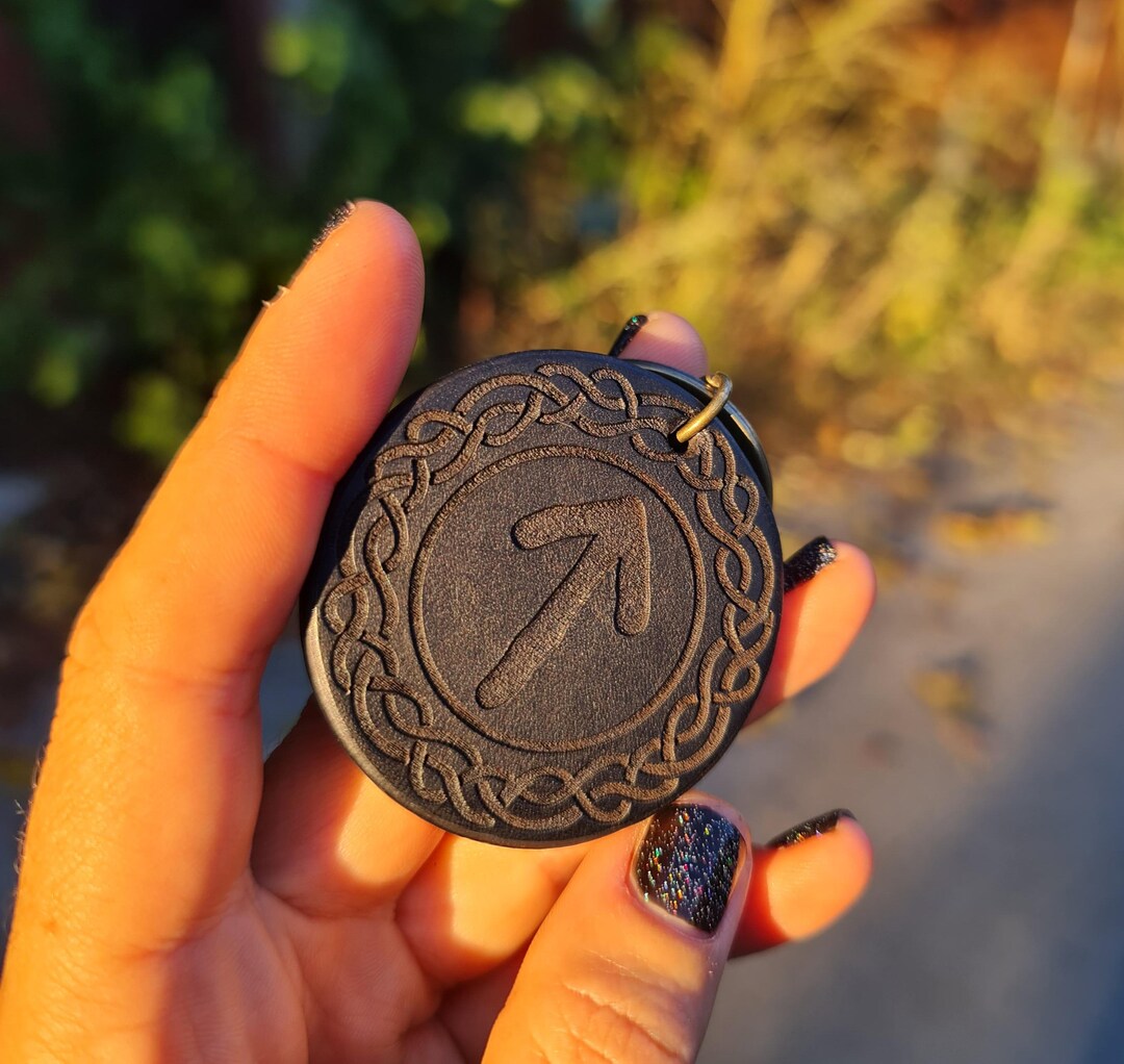 Teiwaz Rune Keychain Norse Warrior Symbol Keyring Viking Rune Gift ...