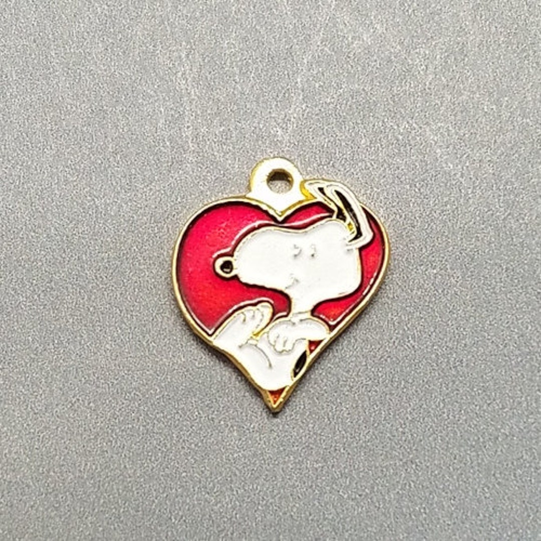 Snoopy Charm Sitting in a Red Heart Enamel Cloisonne Peanuts Vintage ...