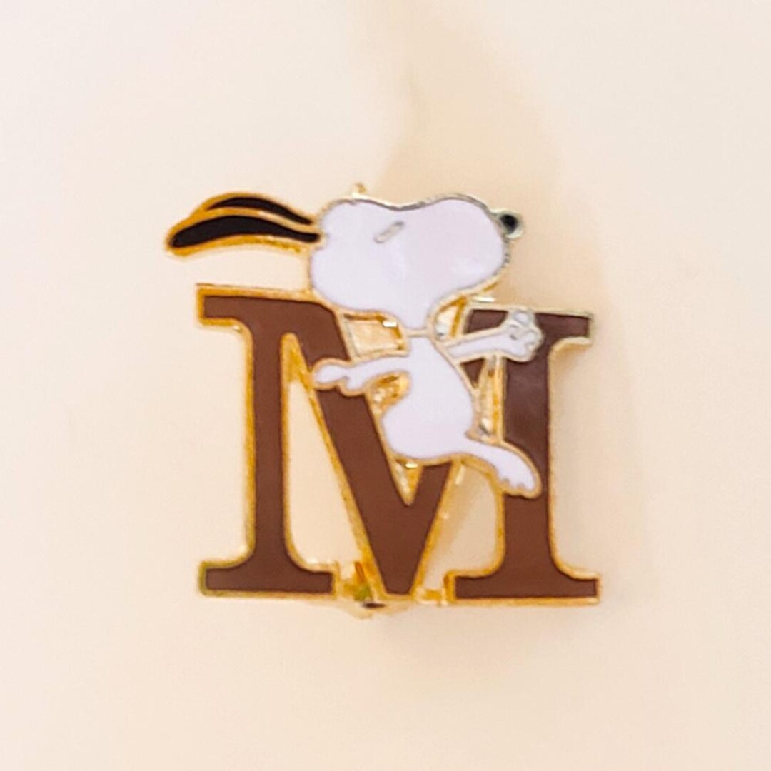 Snoopy Peanuts Letter M Pin Initial Alphabet in Multiple Colors Enamel ...