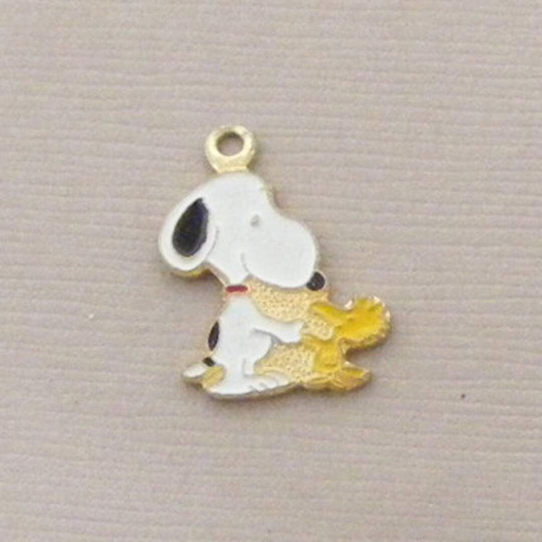 Aviva Vintage Snoopy Shaking Hands With Woodstock Charm Enamel ...