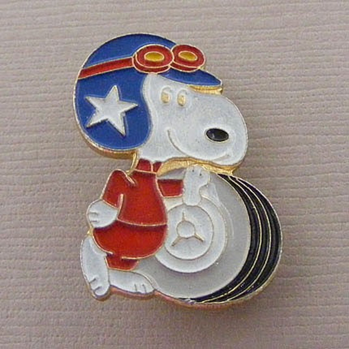Aviva Vintage Snoopy Pin Race Car Driver Standing Wiht a Tire 1045 - Etsy