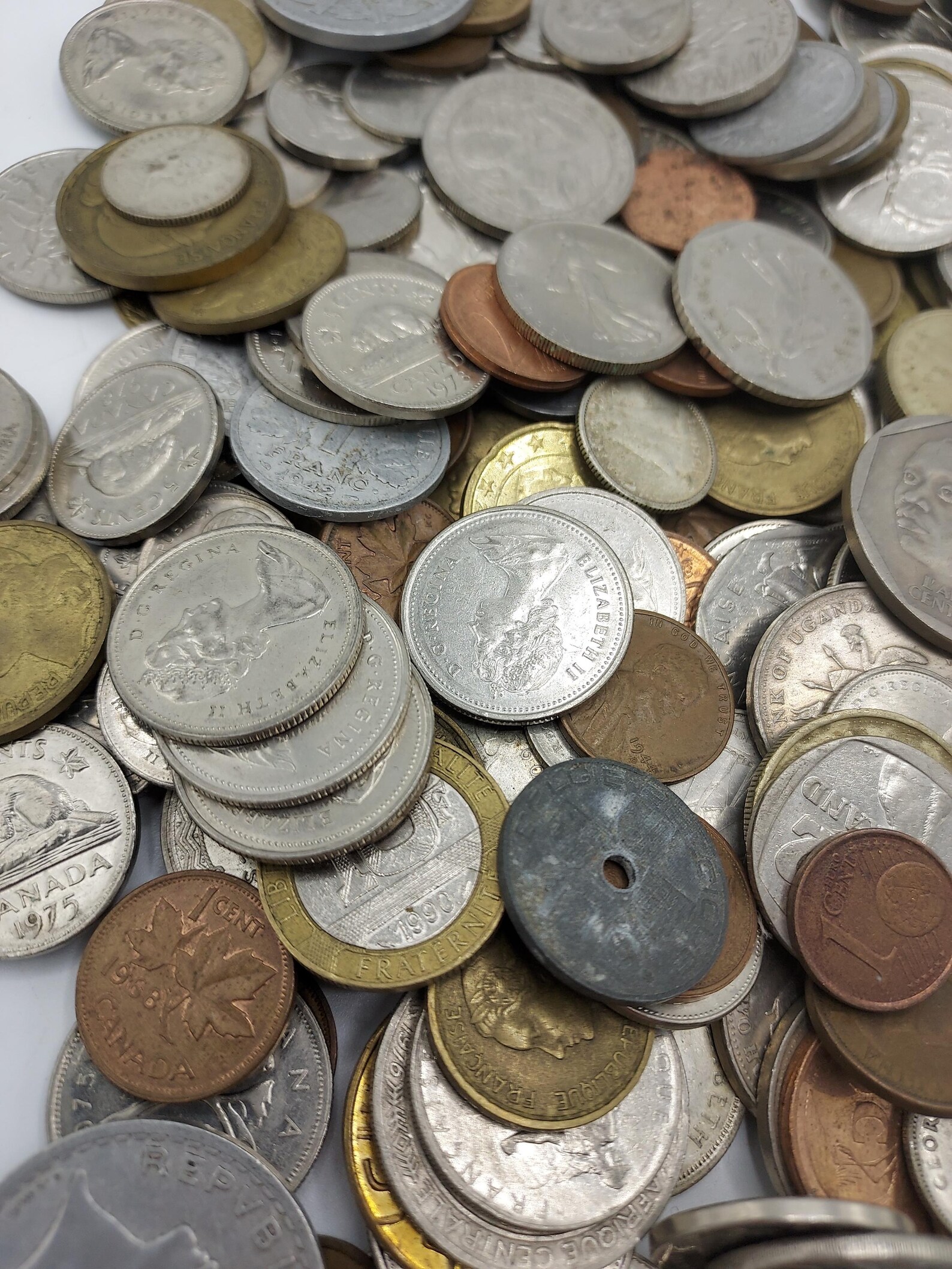 One Pound Forgein Currency Assortment - Etsy