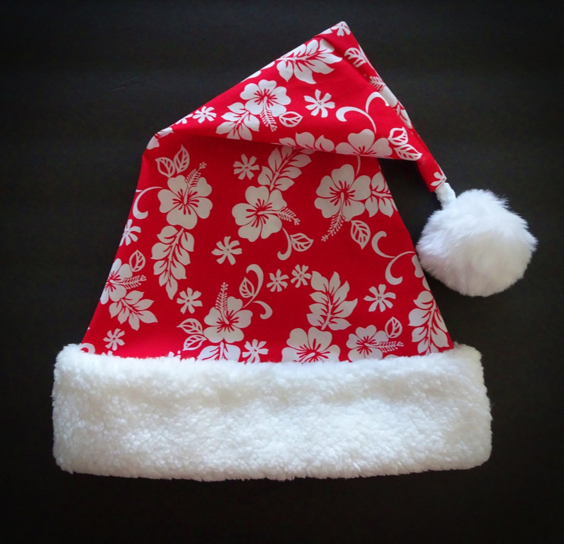 Tropical Santa Hat: Red Hibiscus Hawaiian Christmas - Etsy