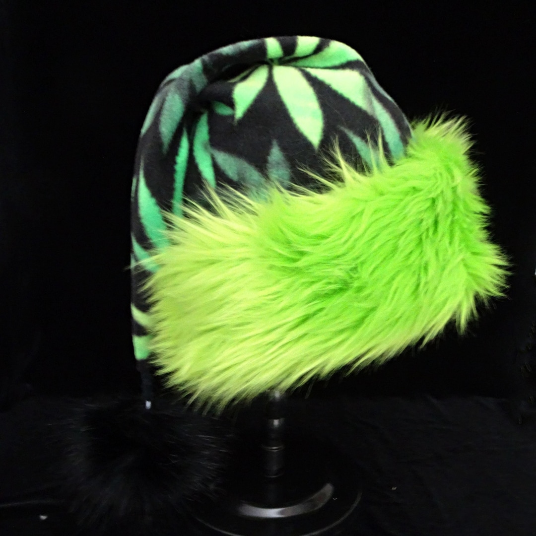 Marijuana Santa Hat, Black Fleece Cannabis Leaves Christmas Santa Hat ...