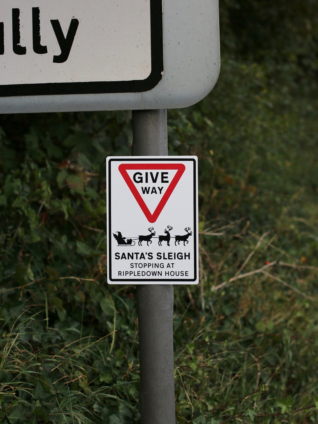 Christmas Give Way Metal Road Sign - Etsy