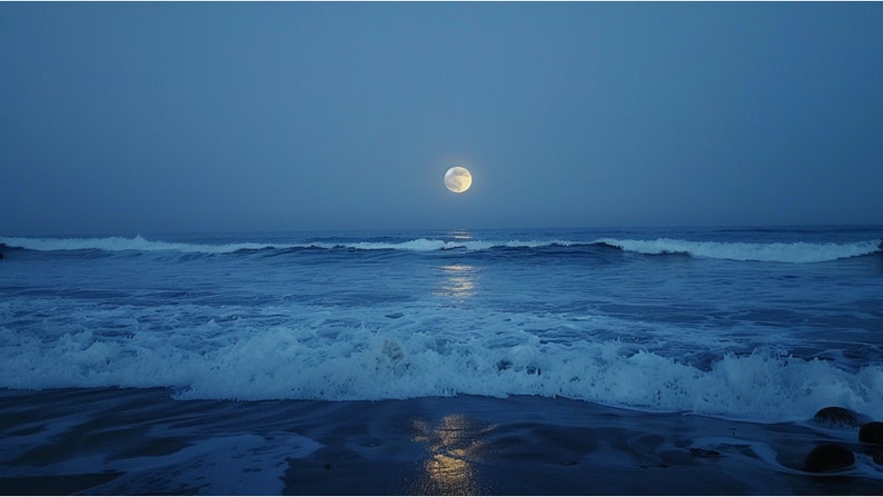 Bundle Pc/tablet Digital Wallpaper Moon Over the Ocean - Etsy UK