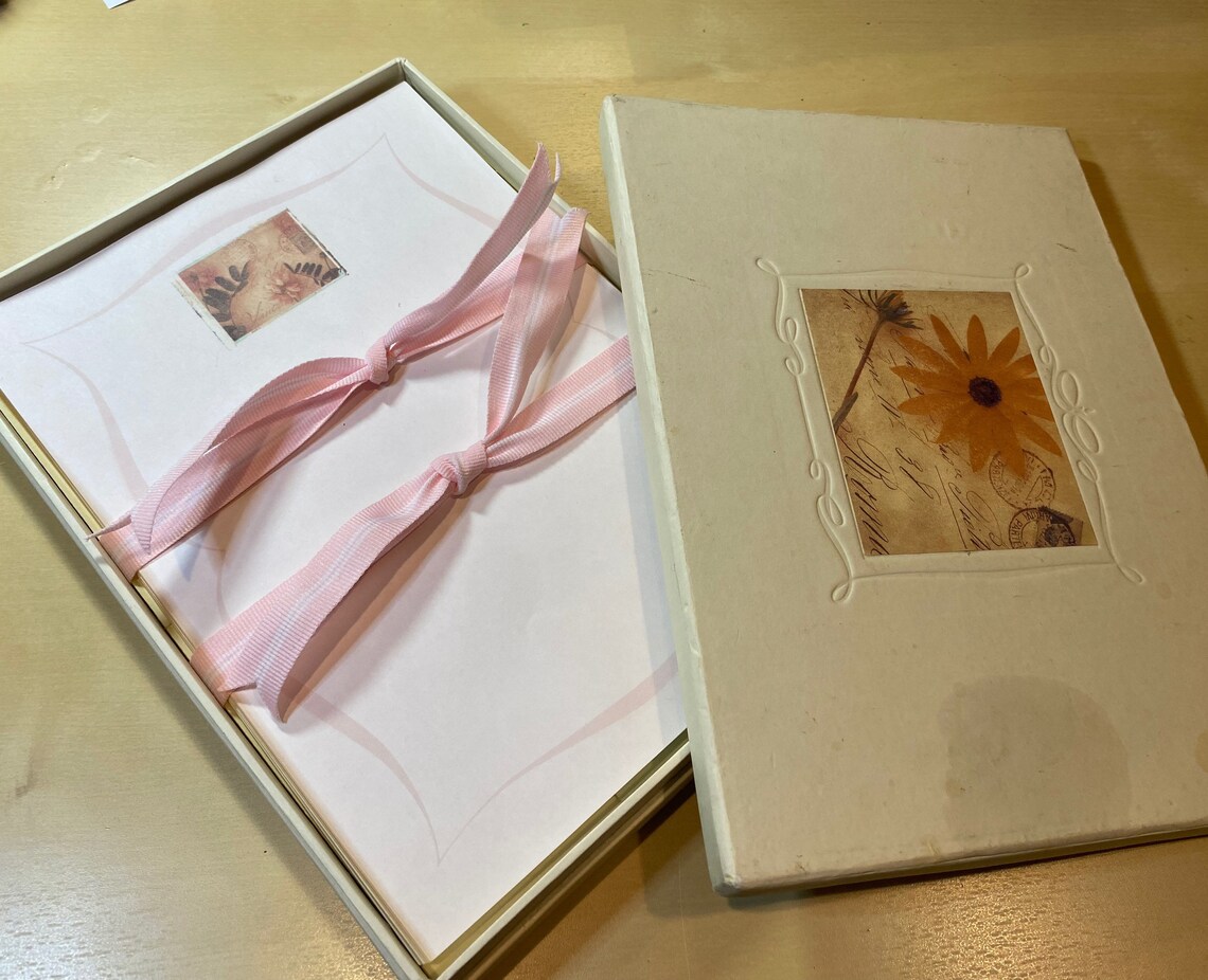 Vintage 1990 Stationery Set FLORAL Boxed Paper Envelopes 90s - Etsy
