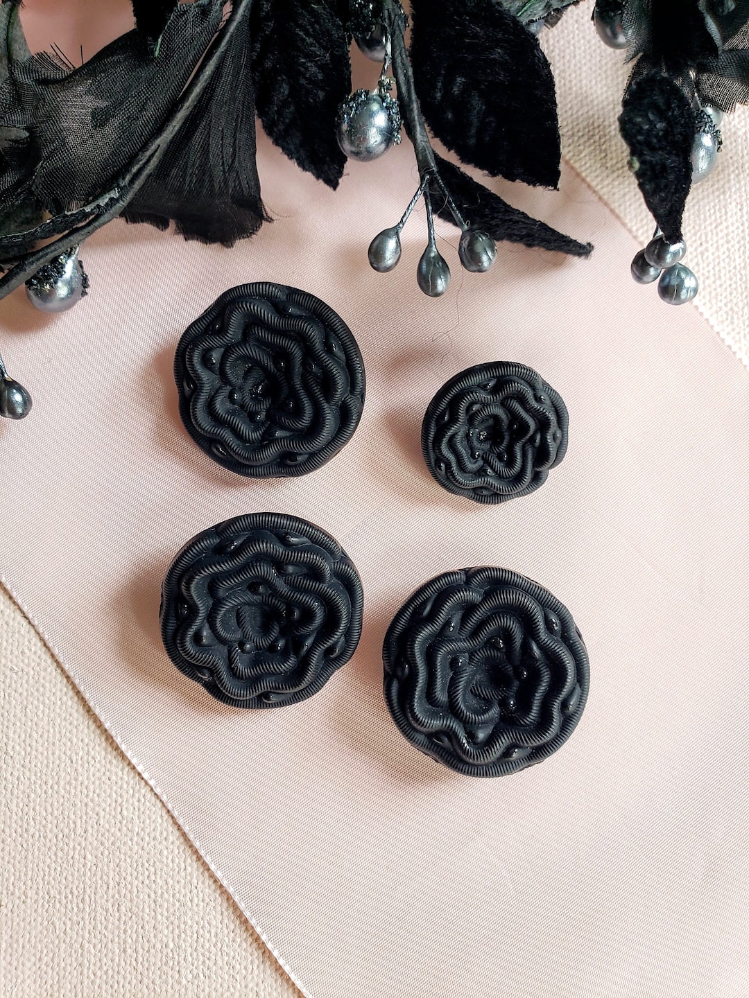 4 1950's Vintage Buttons, Large Black Rose Buttons, Floral Plastic ...