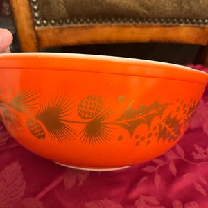 Pyrex #404 Vintage Red Mixing Bowl Golden Holly Lead Pine Cone ...