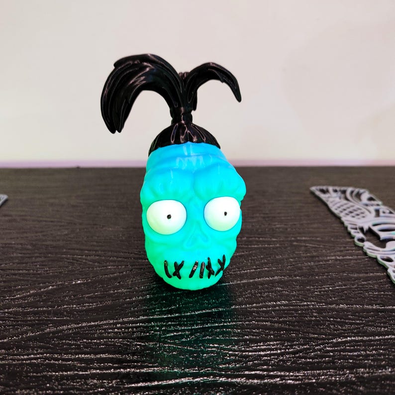 Fan Made Beetlejuice Bob Decor , Bob Head Shrinker , Bob Shrinkhead ...
