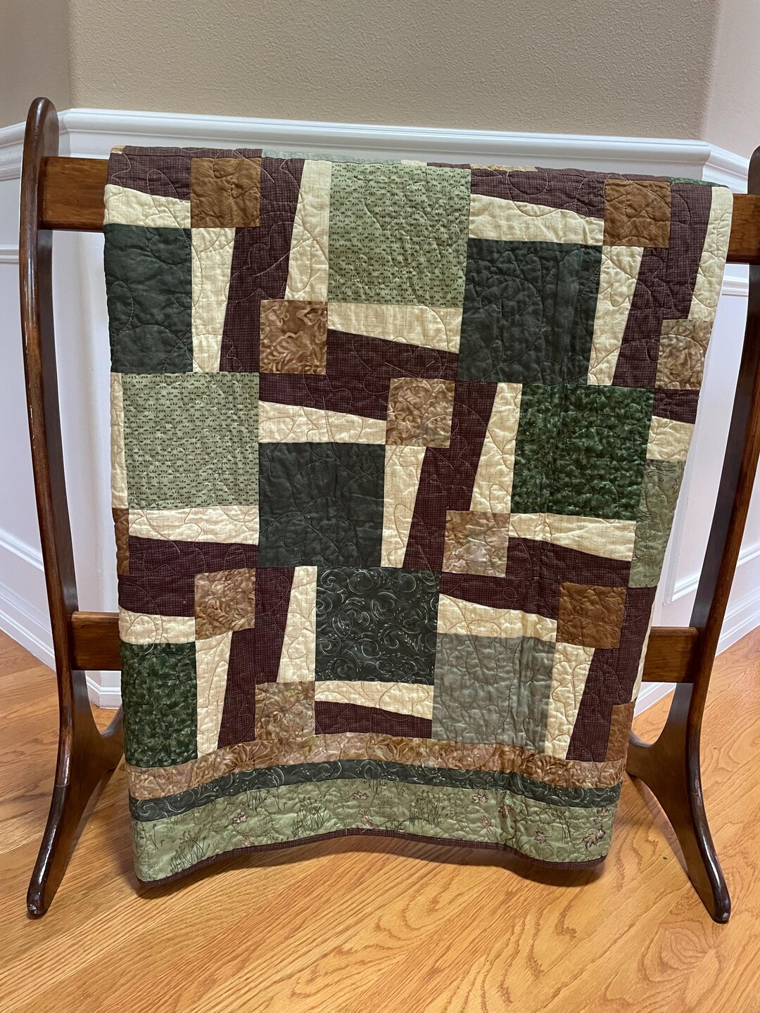Rustic Patchwork Quilt Throw Blanket Bedspread Machine Sewn and Quilted Earth Tones Leaf Design ...