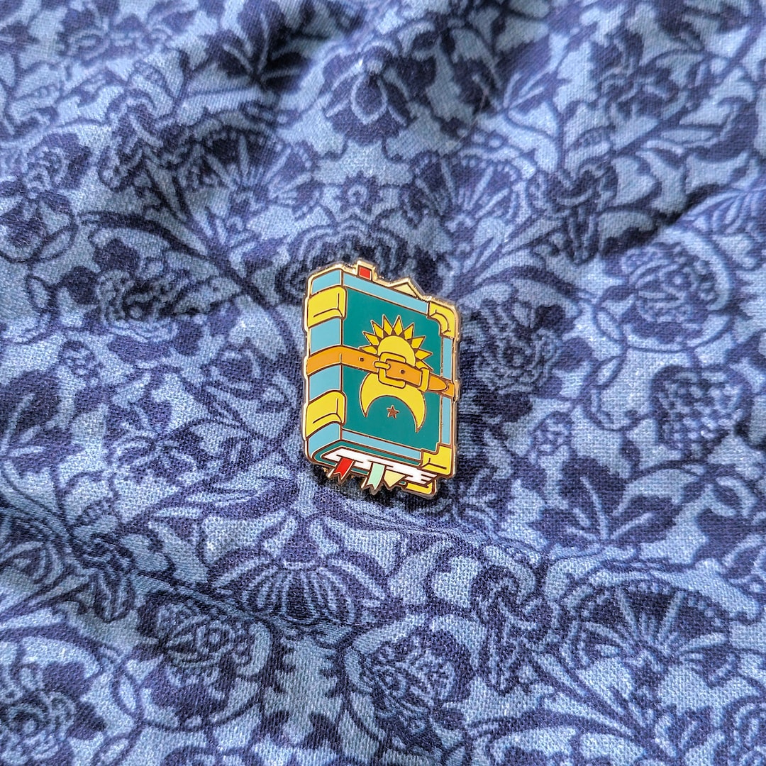 Spellbook Mini Enamel Pin: Dungeons and Dragons Wizard Accessory - Etsy