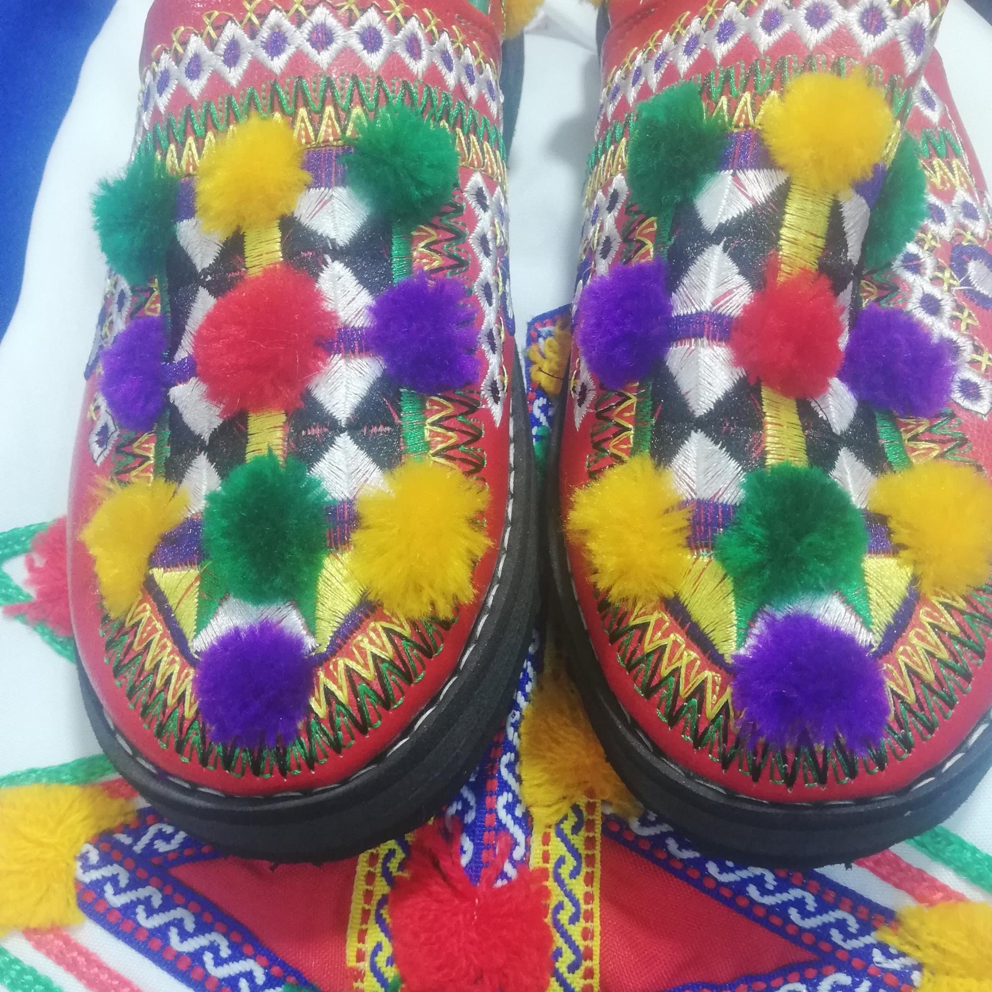 Handmade Moroccan Leather Slippers: Berber Embroidery & Pom-poms - Etsy