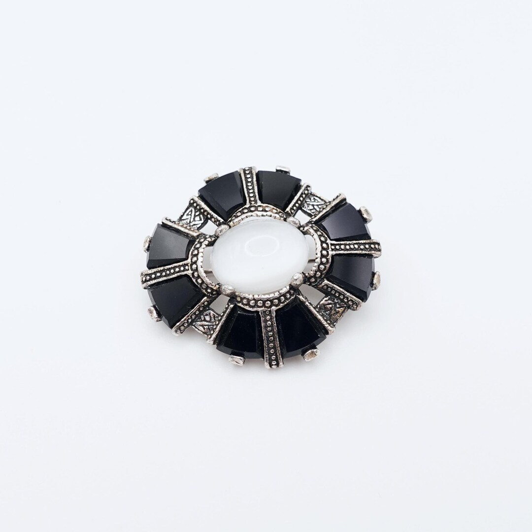 Signed Miracle Oval Brooch With Black and White Glass Stones in Silver ...