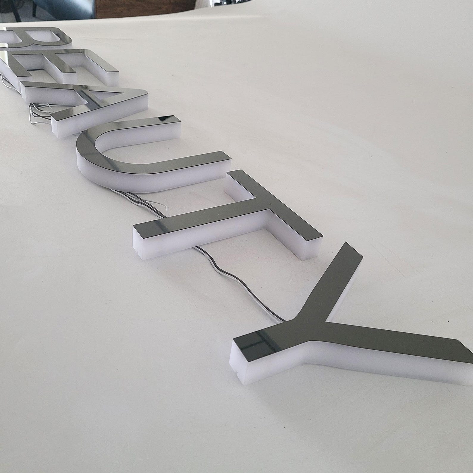 LED Side-lit Acrylic Sign Letters， 3D Mini Letters，beauty Salon ...