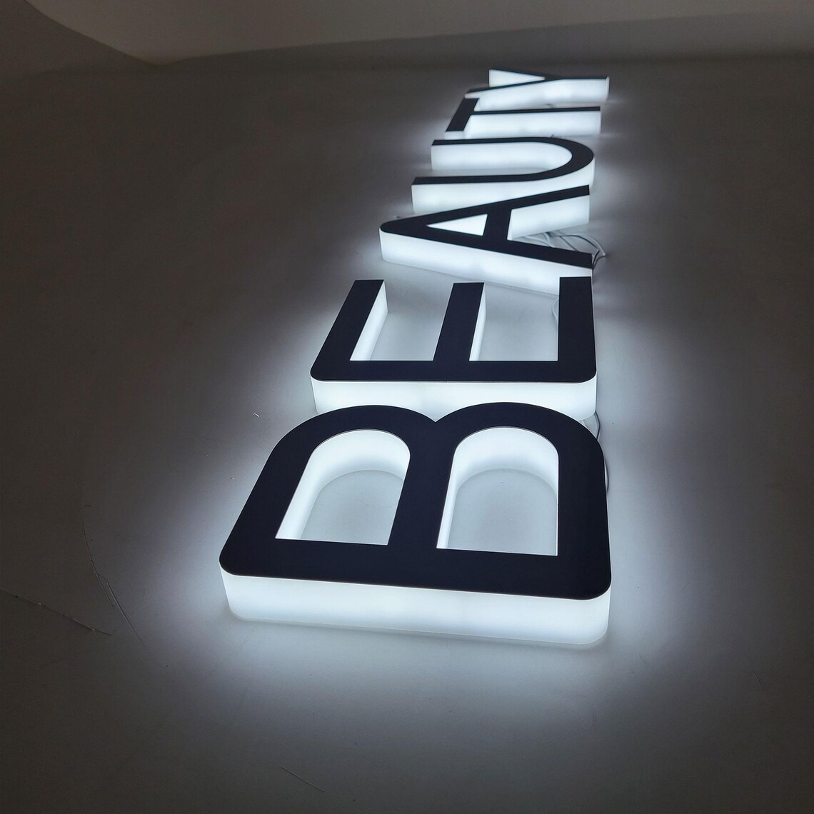 LED Side-lit Acrylic Sign Letters， 3D Mini Letters，beauty Salon ...