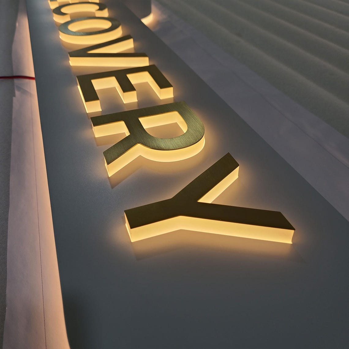 Customized Halo-lit Sign Board, Wall Logo Sign Cabinet,adevertising LED ...