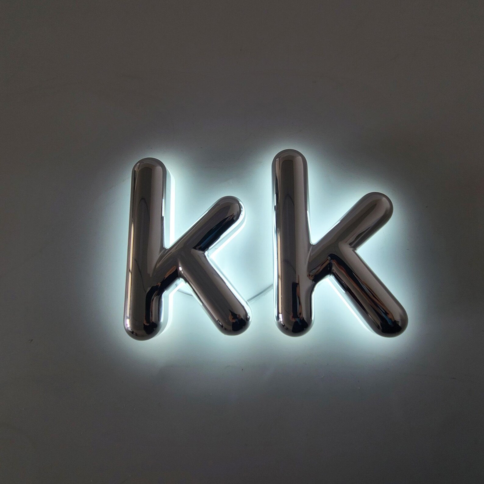 Custom Round-faced LED Acrylic Letters Edge-lit Sign Letters, Glossy ...