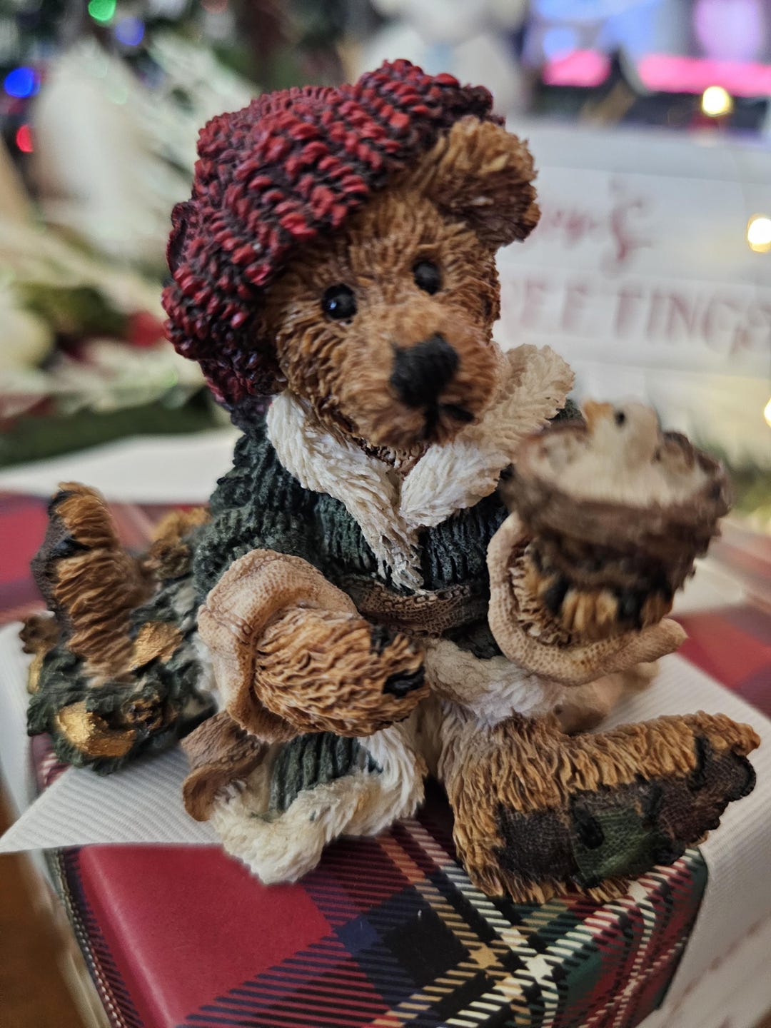 Adorable Elgin the Elf Bear Figurine Holding a Wreath and Nest Boyds ...