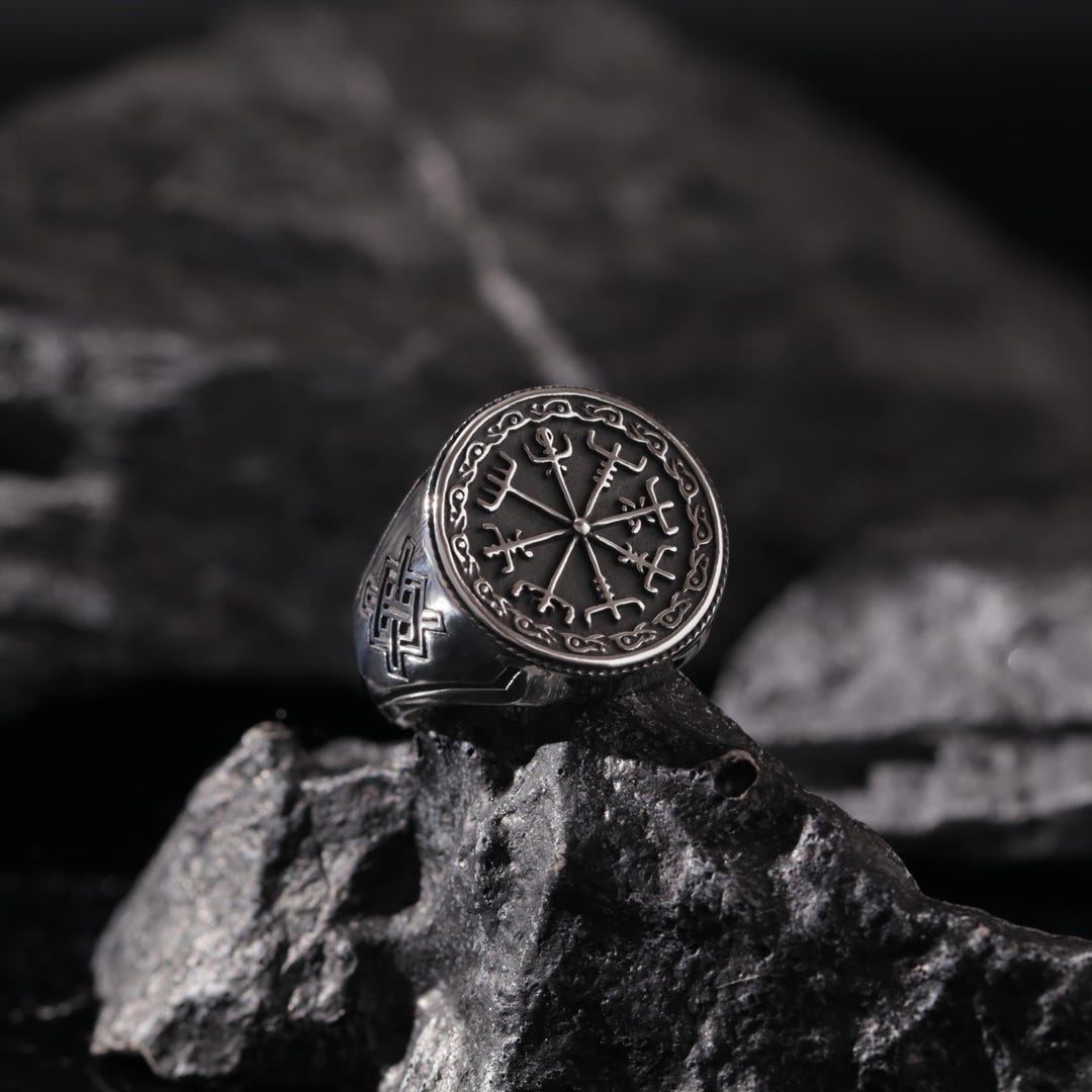 Celtic Vegvisir Signet Ring – Gungnir Norse Mythology Jewelry ...