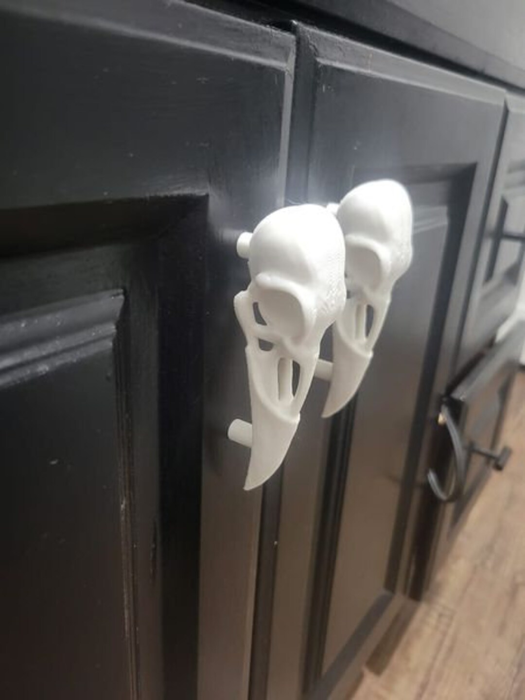 Raven Skull Cabinet Handles With Screws (set of 2) - Etsy