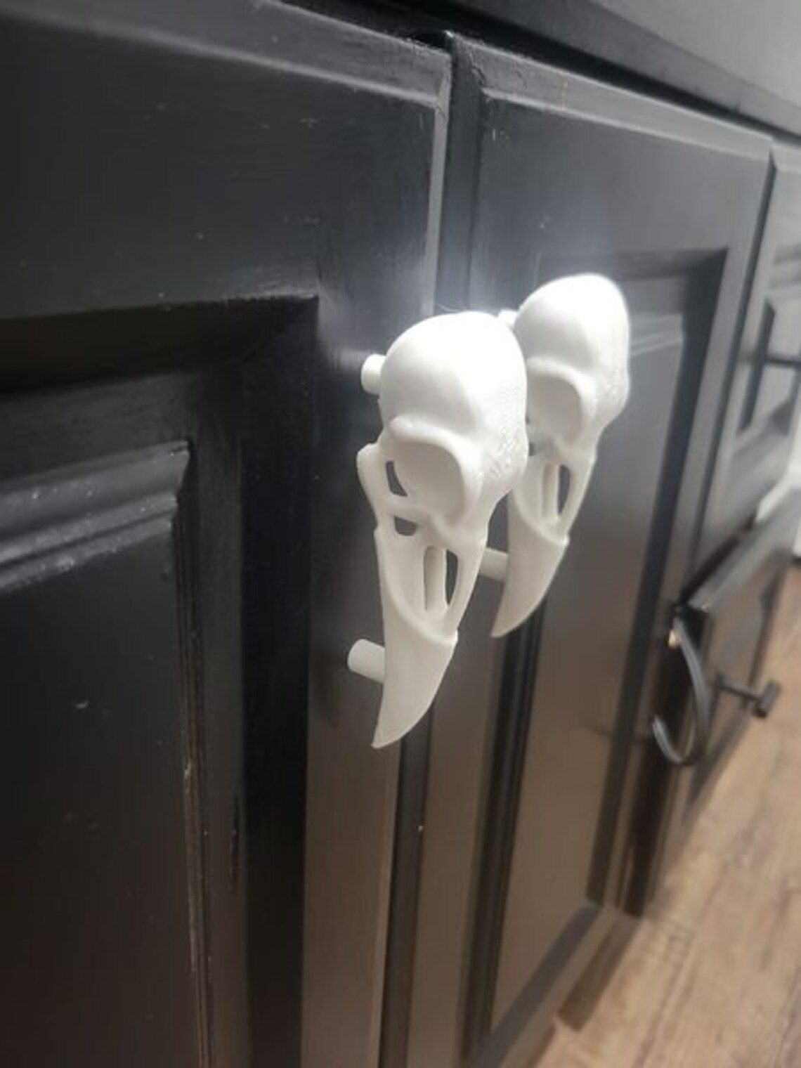 Raven Skull Cabinet Handles With Screws (set of 2) - Etsy