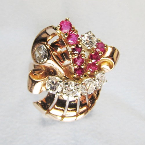 Retro Diamond and Ruby Pink Gold Ring // Classic 1940s Vintage - Etsy