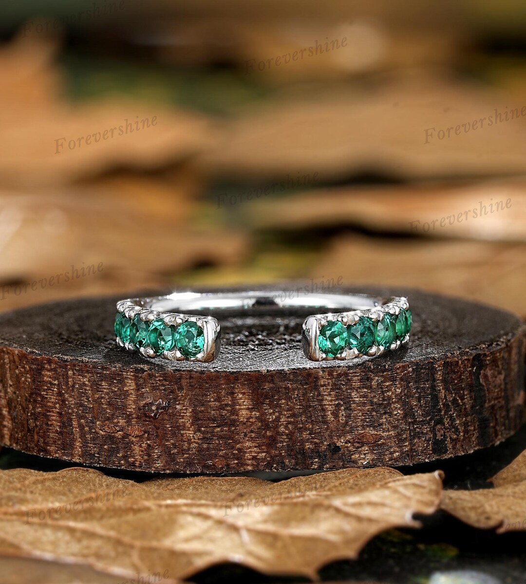 Round Shaped Emerald Open Design Wedding Ring Antique White Gold ...