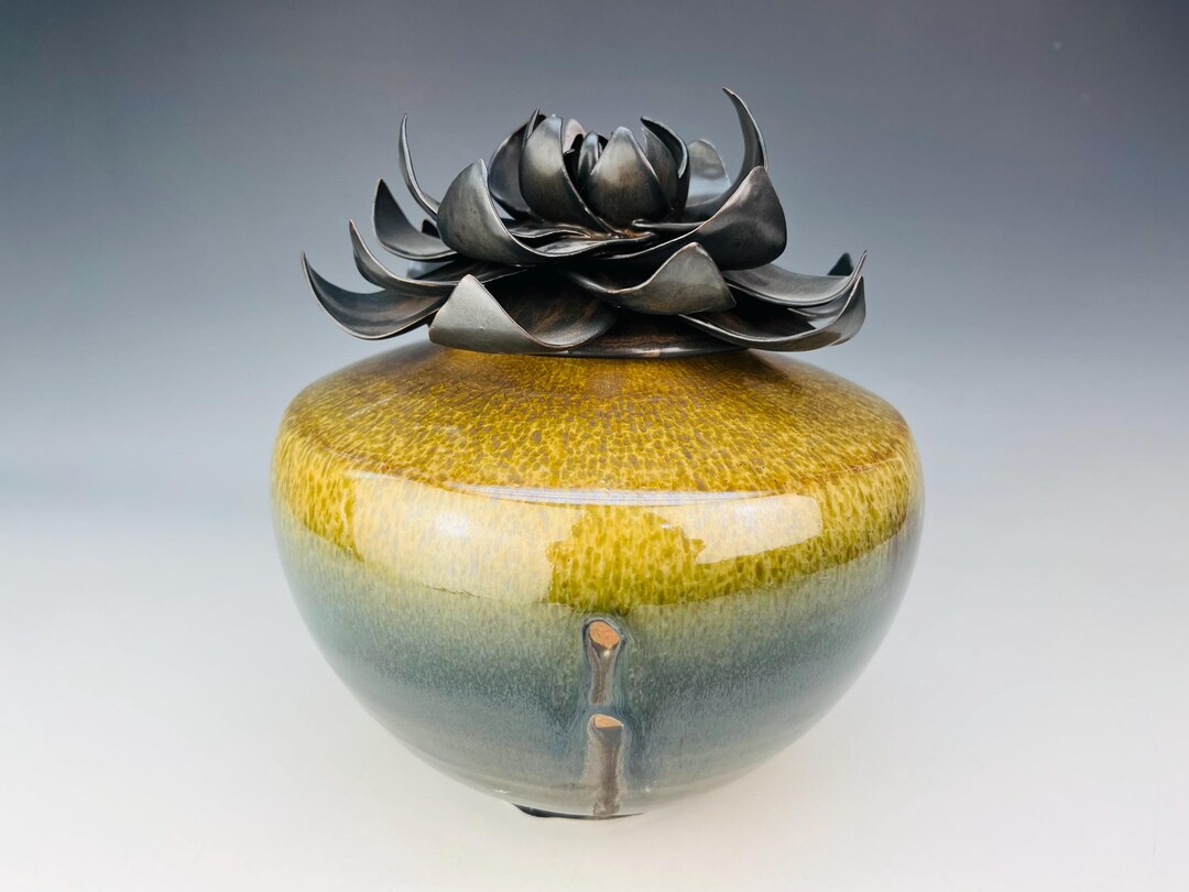 Cremation Urn With Matte Black Lotus Flower Lid - Etsy