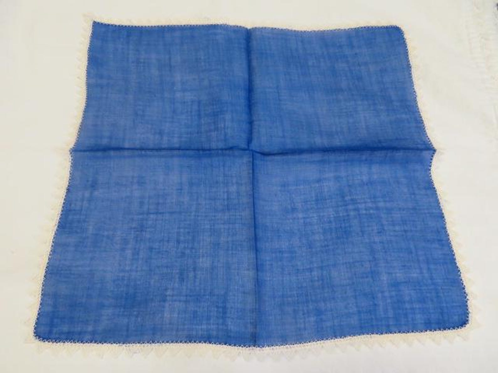 2 Vintage Hankies Shades of Blue Machine Embroidery Tatted Edge Hanky ...