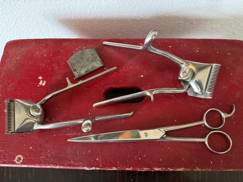 Vintage Manual Hair Clipper Set Vintage Manual Beard Clipper Set ...
