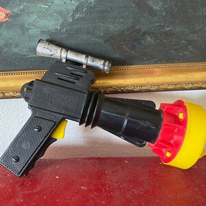 Vintage Norton Honer Tim Mee Toys Laser Ray Gun Vintage Space Age Laser ...