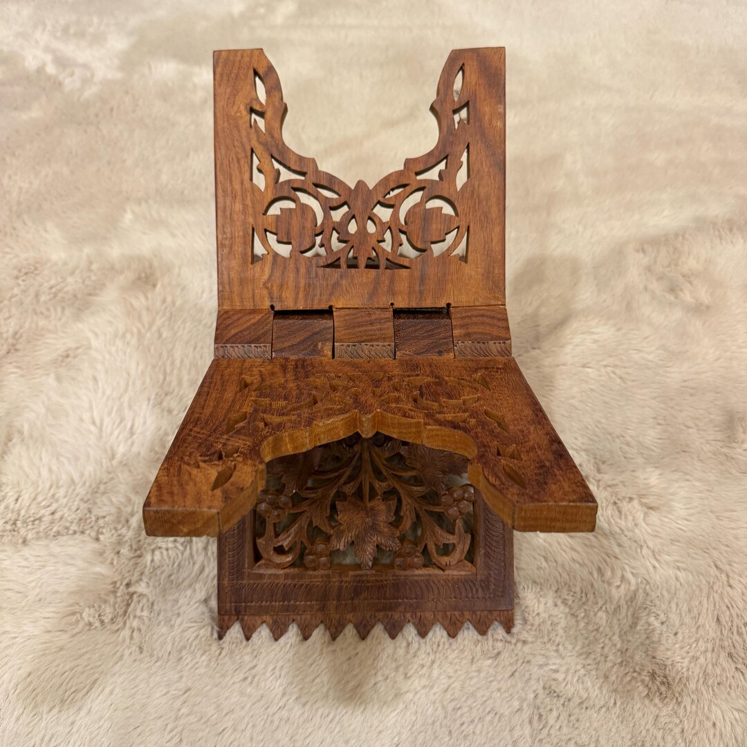 Vintage Wood Carved Bible/book Stand With Leaf Pattern Sarna India ...