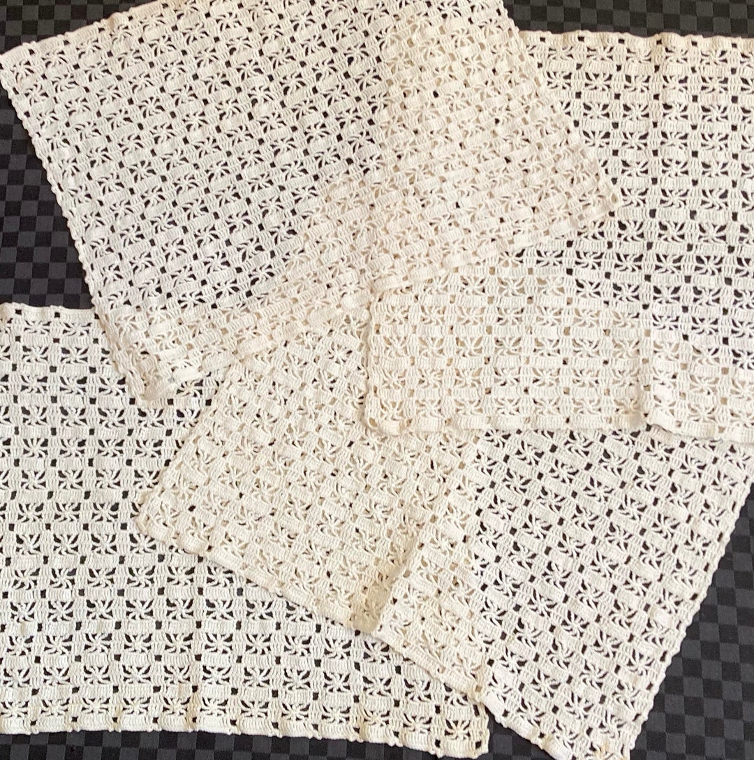 Oblong Doilies . Lot of 4 . Ecru Doilies . 4 Oblong Doilies . - Etsy