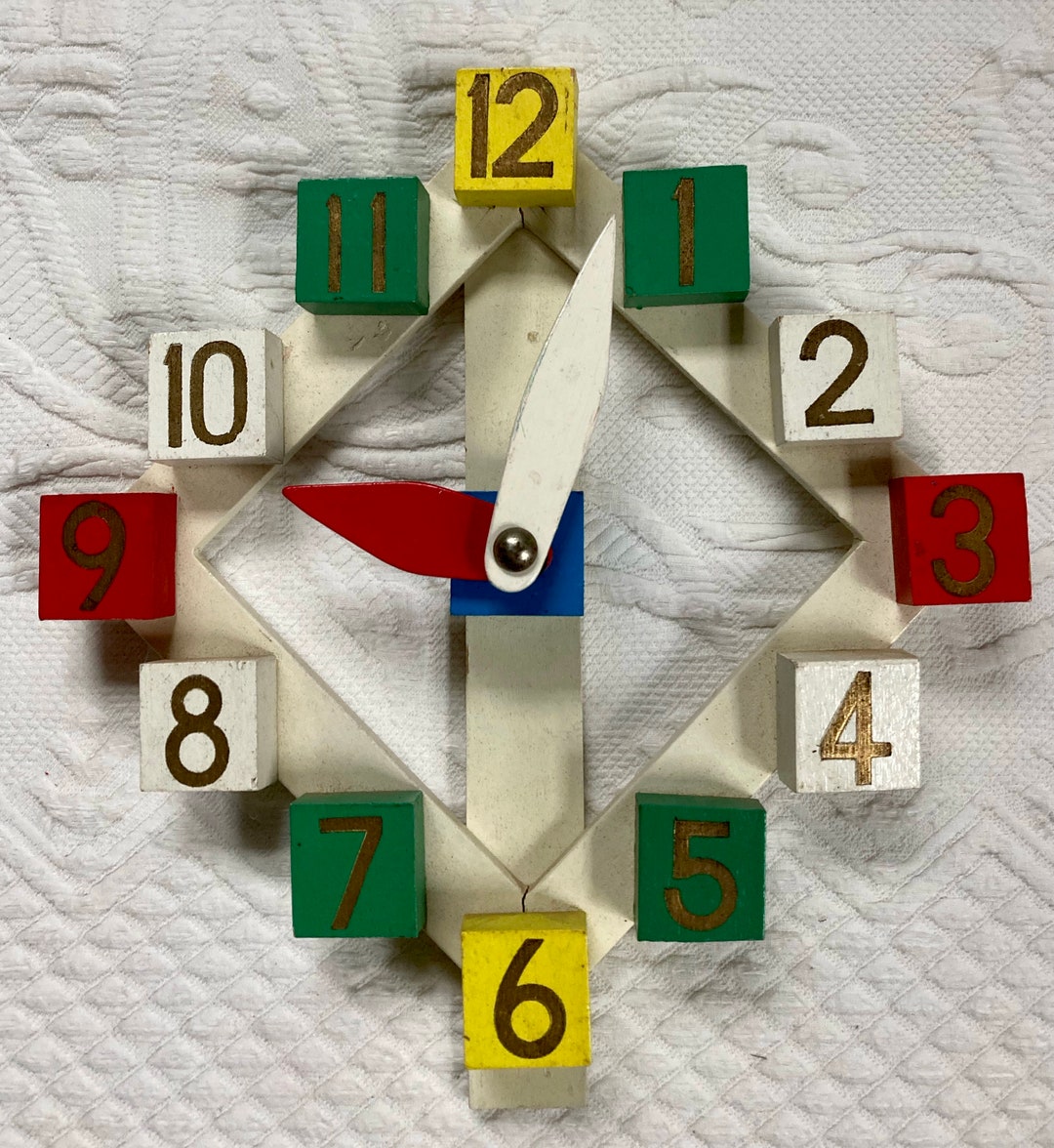 Wood Toy Clock . Learn How to Tell the Time . Toy Clock. Teaching Time ...