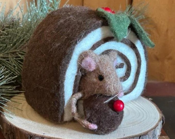 Large Needle Felted Mouse - Yule Log, Mouse in Cake Holiday Decoration ...