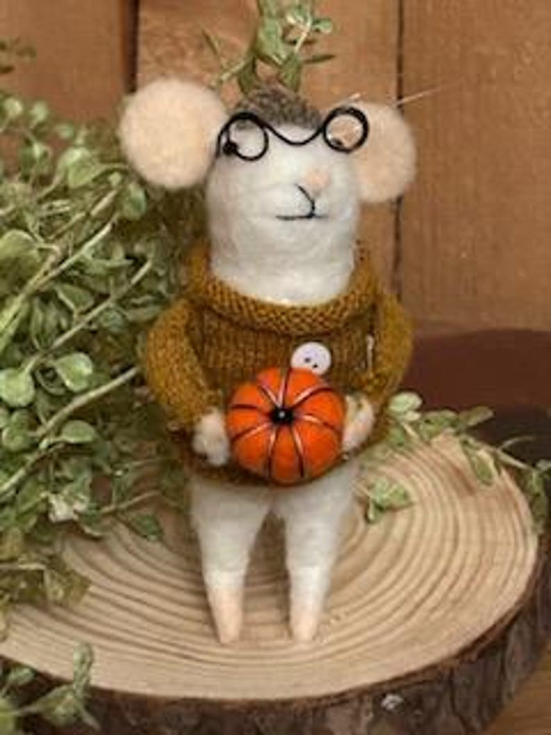 Fall Harvest Thanksgiving Needle Felted Mouse - Fall Sweater Mouse ...