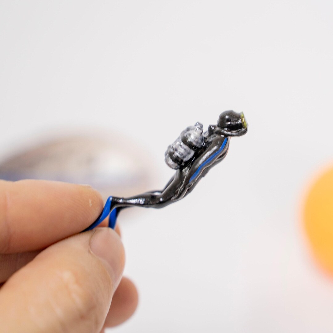 Hand-painted Scuba Diver Miniature: Ocean Terrarium Figurine (48mm/65mm ...