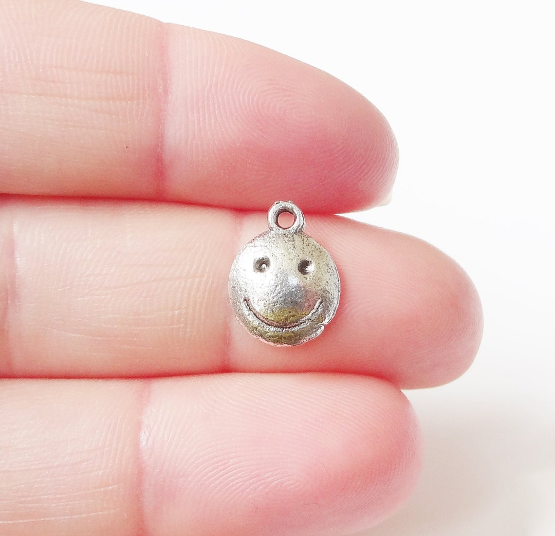 12 Smiley Face Charms 13x5x3mm - Etsy