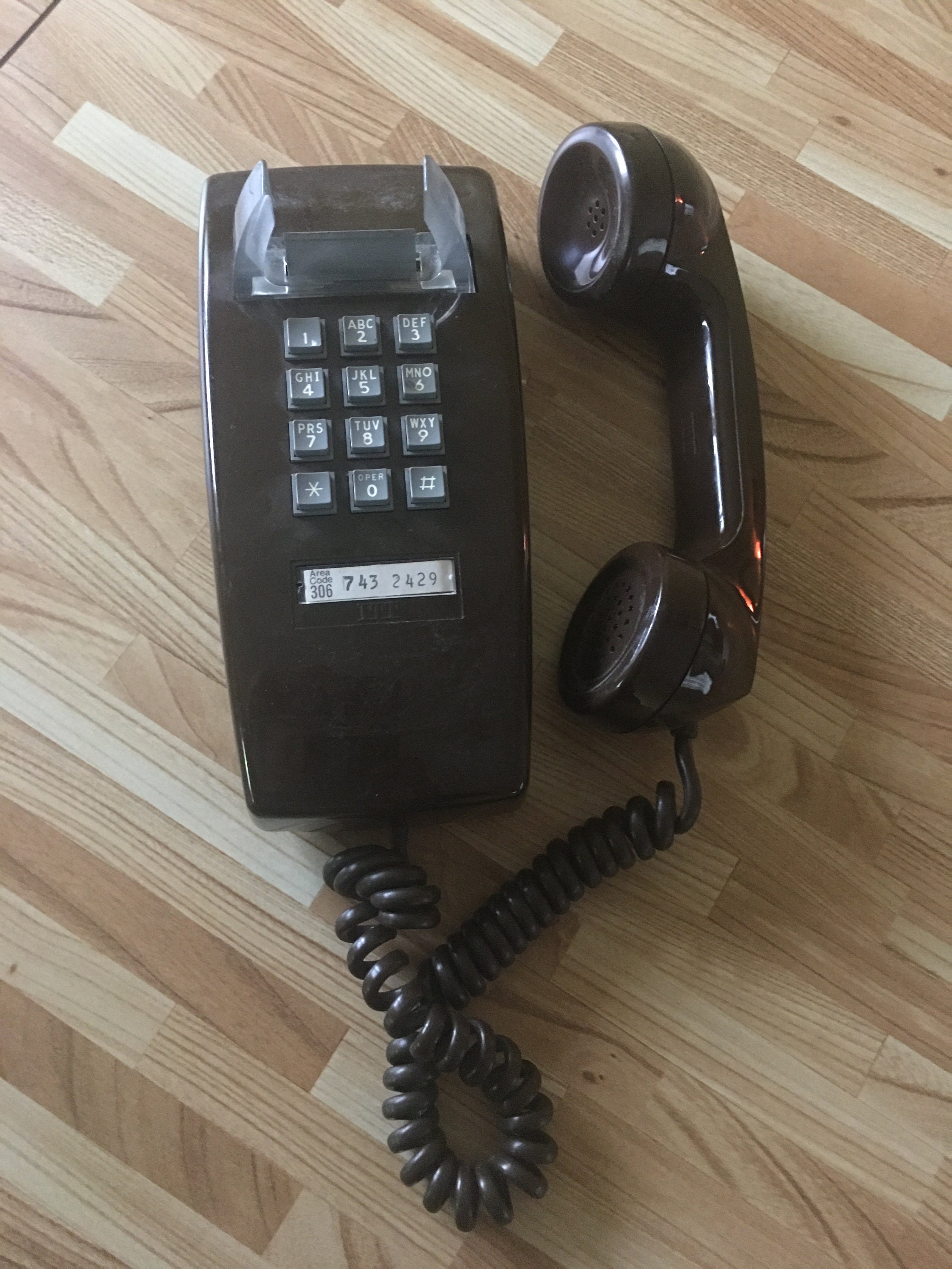 Electronics & Accessories Vintage 1985 BROWN ITT 2554 Button Wall Phone ...