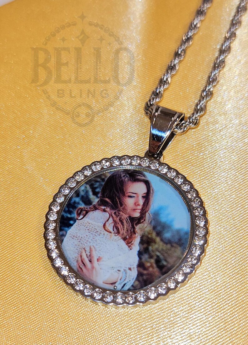 Customize Round Memory Photo Pendant Necklace | Personalized Picture ...