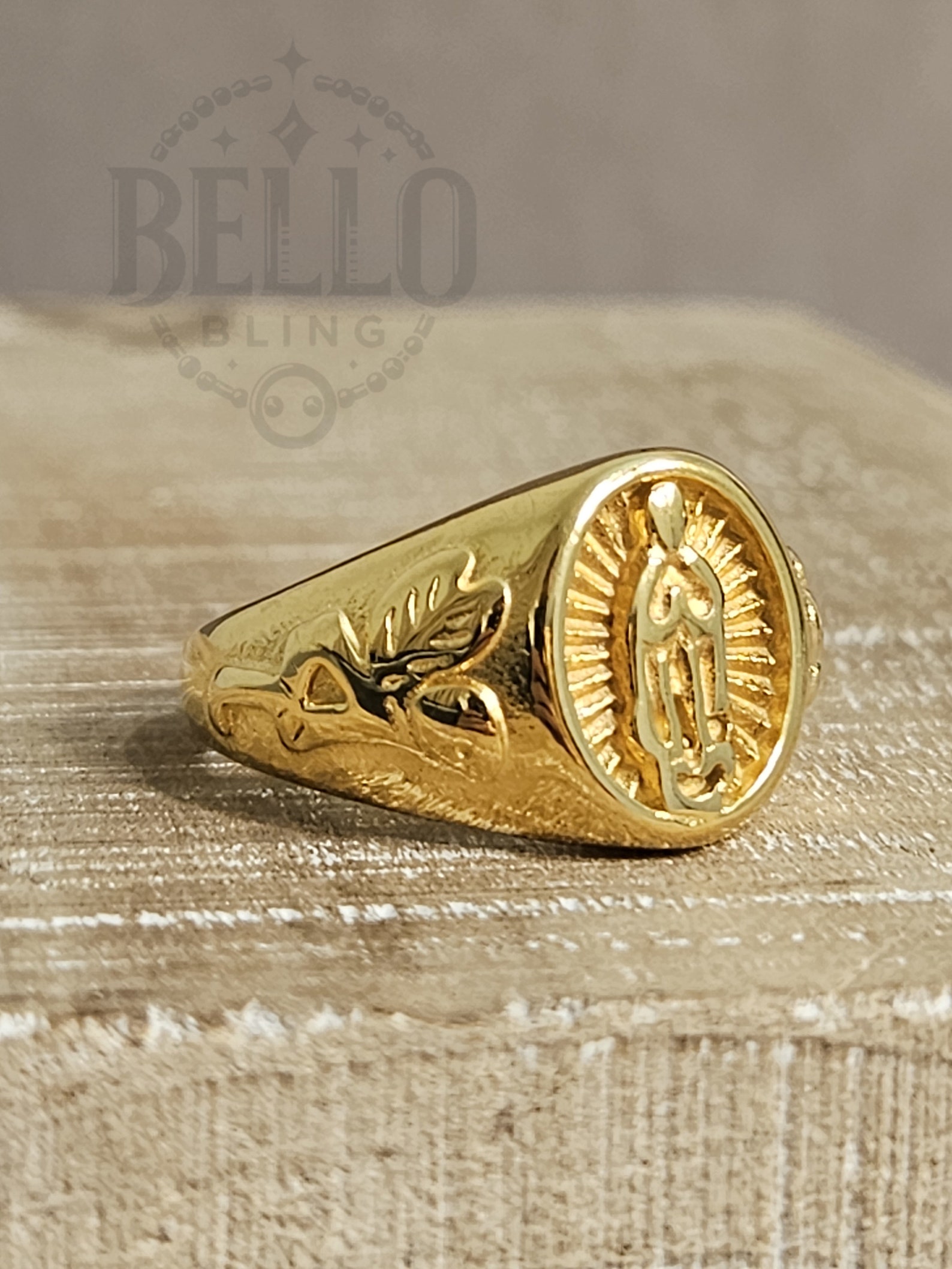 Anillo minimalista de Guadalupe: sello dorado de la Virgen María ...