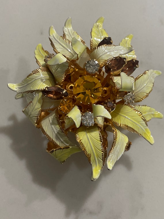 vintage vendome flower brooch - Gem