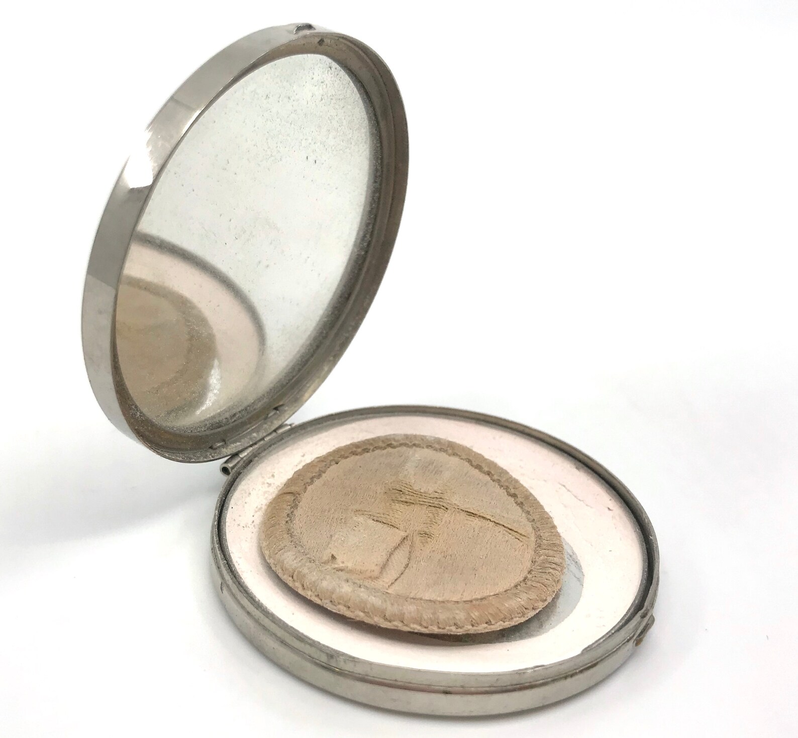 Art Deco Vintage Tre Jur Pressed Powder Ladies Compact Vanity Case 1920s Full Skirt Logo Sampler ...