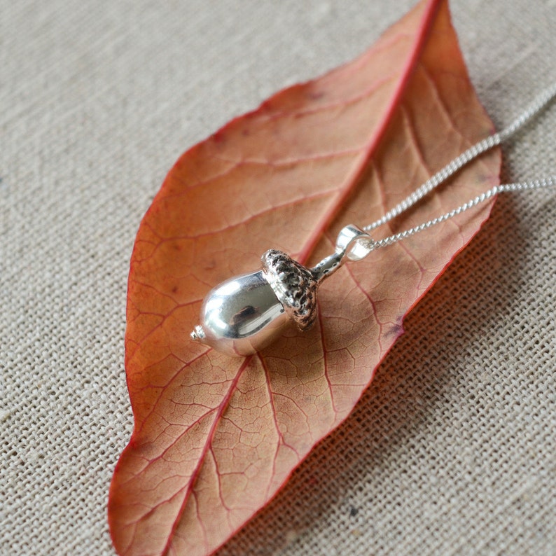 Mini Acorn Pendant - Etsy
