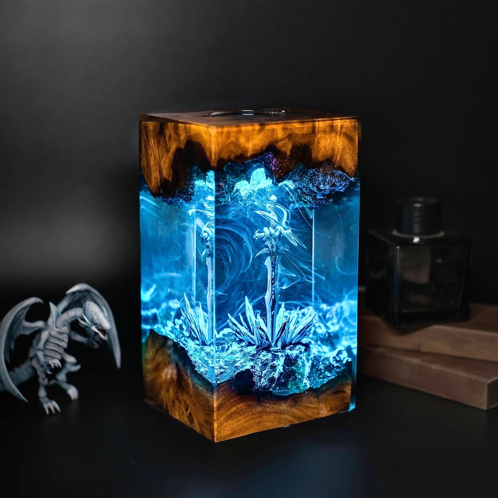 Frostmourne World of Warcraft Resin Lamp, Resin Epoxy Lamp, Wooden Lamp ...