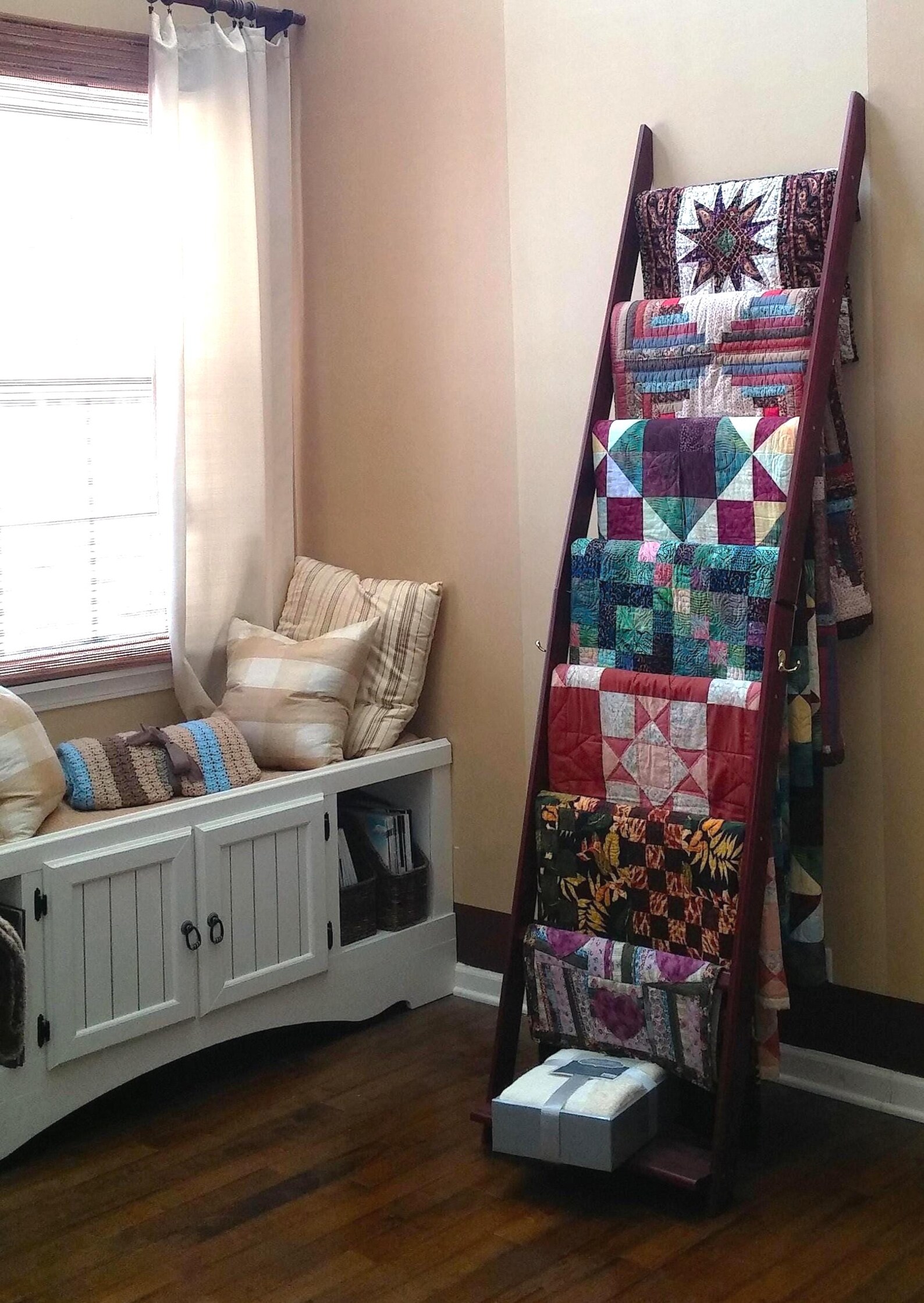 The Ladderrack Quilt Display Stand and Blanket Ladder, Rack Holds up to ...