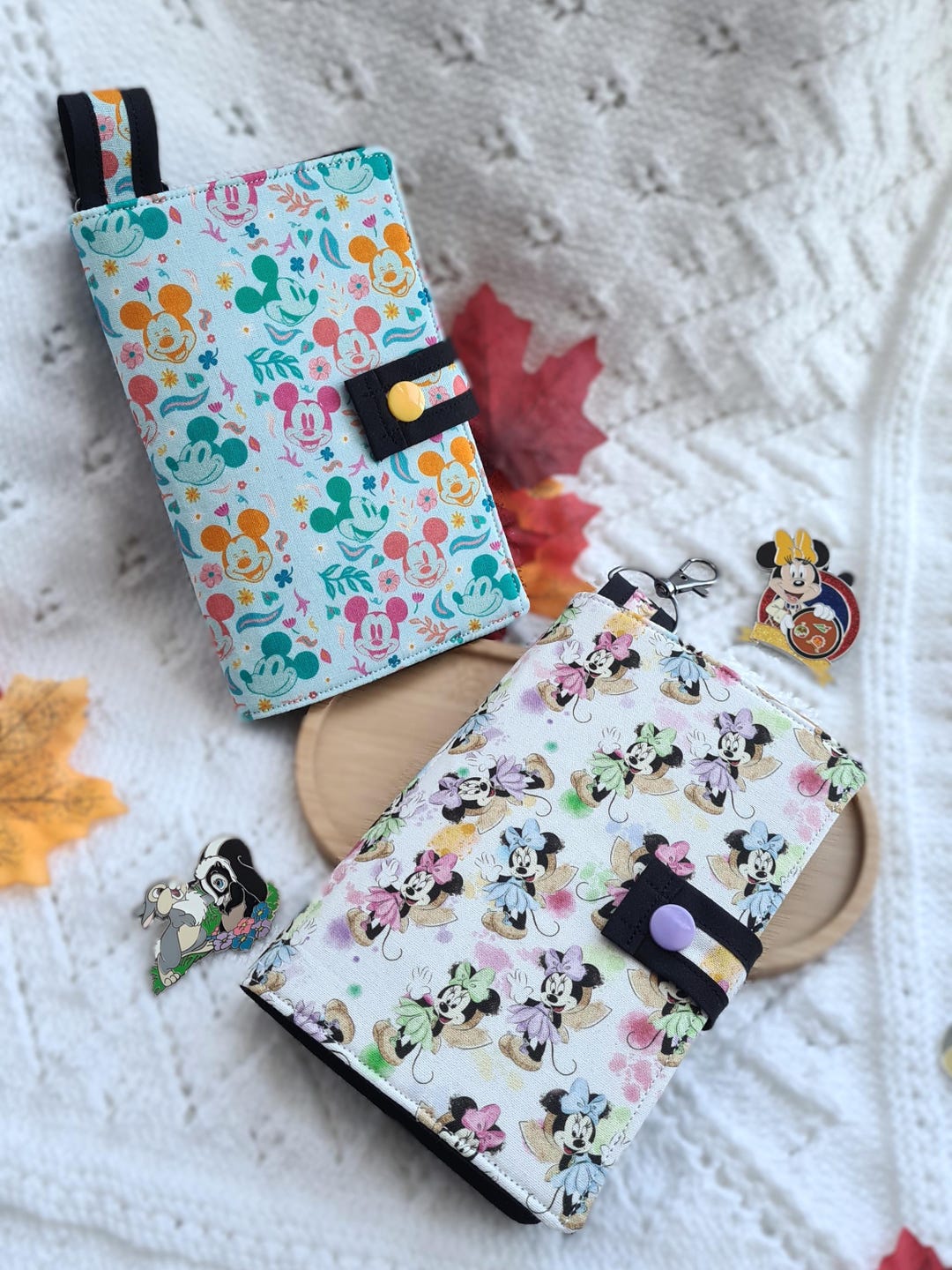 Disney Themed Portable Trading Pin Book Wallet With Carry Clasp for Pin ...